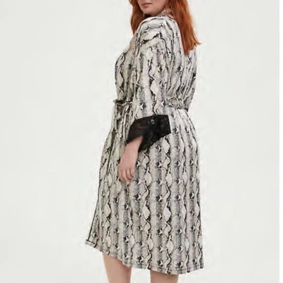torrid | Intimates & Sleepwear | Torrid Snakeskin Satin Robe | Poshmark